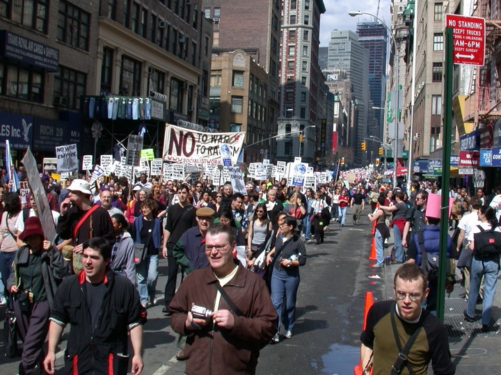 Lots of people :: NYC anti-war march, 03/2003 (kottke.org)